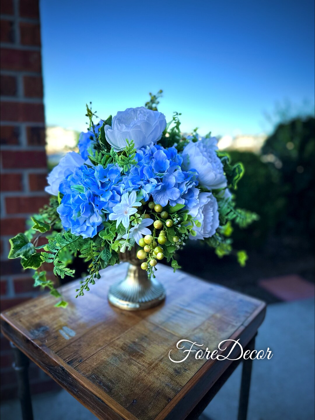Elegant Dining Table Centerpiece, Round Table Top Floral Arrangement ...