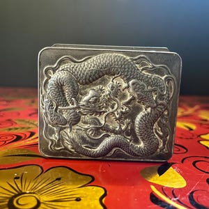 Beautiful Vintage Chinese Dragon Silver Metal Trinket/pill/jewellery ...