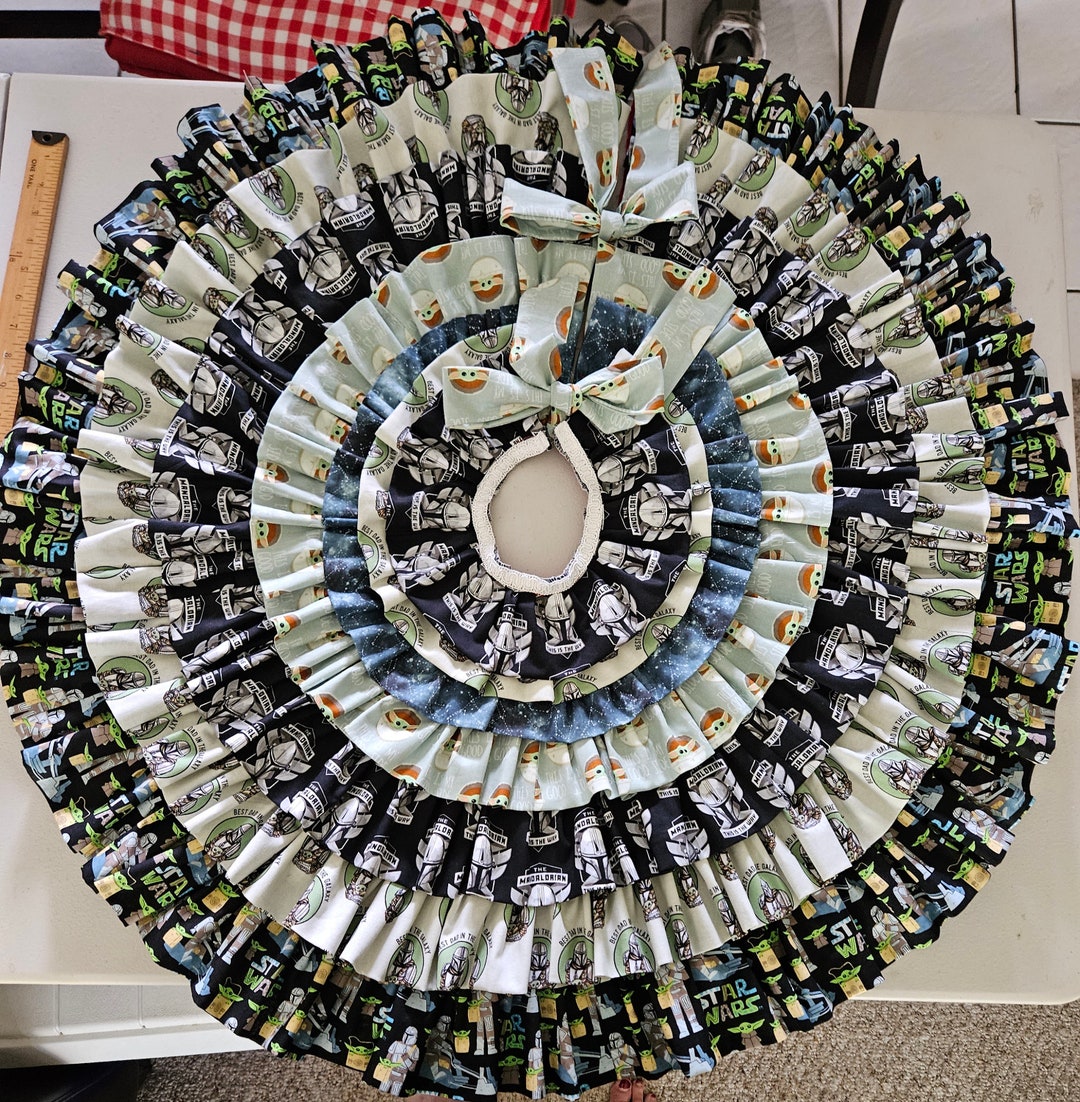 Star Wars Mandelorian Christmas Ruffled Tree Skirt - Etsy