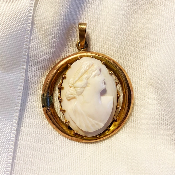 Antique 9ct Solid ROSE Gold Cameo Pendant - Gem Antique 9ct Solid ROSE Gold Cameo Pendant - Gem