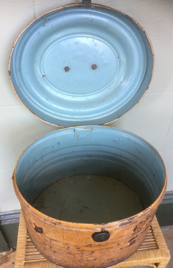 RARE Antique Lockable Tin HAT Box 19th Century Englis… - Gem