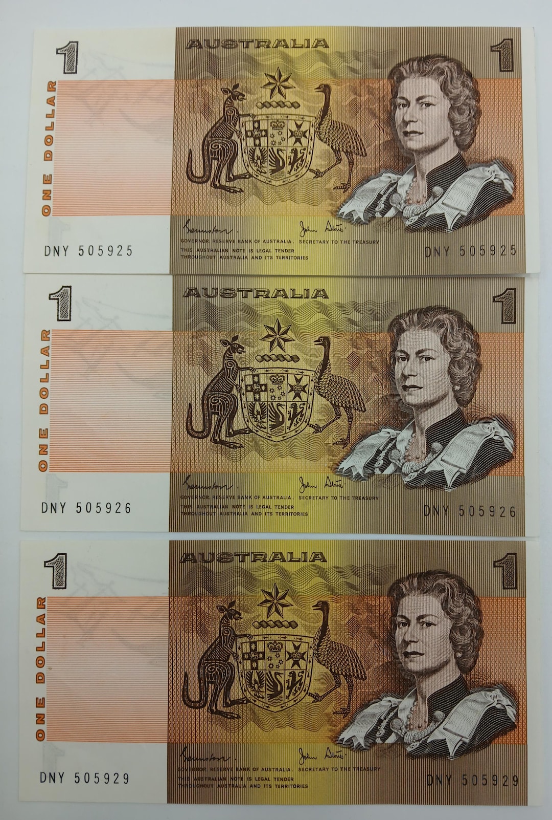 AUSTRALIAN One DOLLAR 1982 Paper Issue 3 X Near-sequential Notes UNC ...