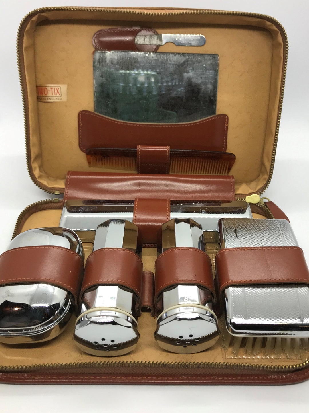 Vintage MEN'S TOILETRIES Set in a Leather Case Excellent Condition - Etsy