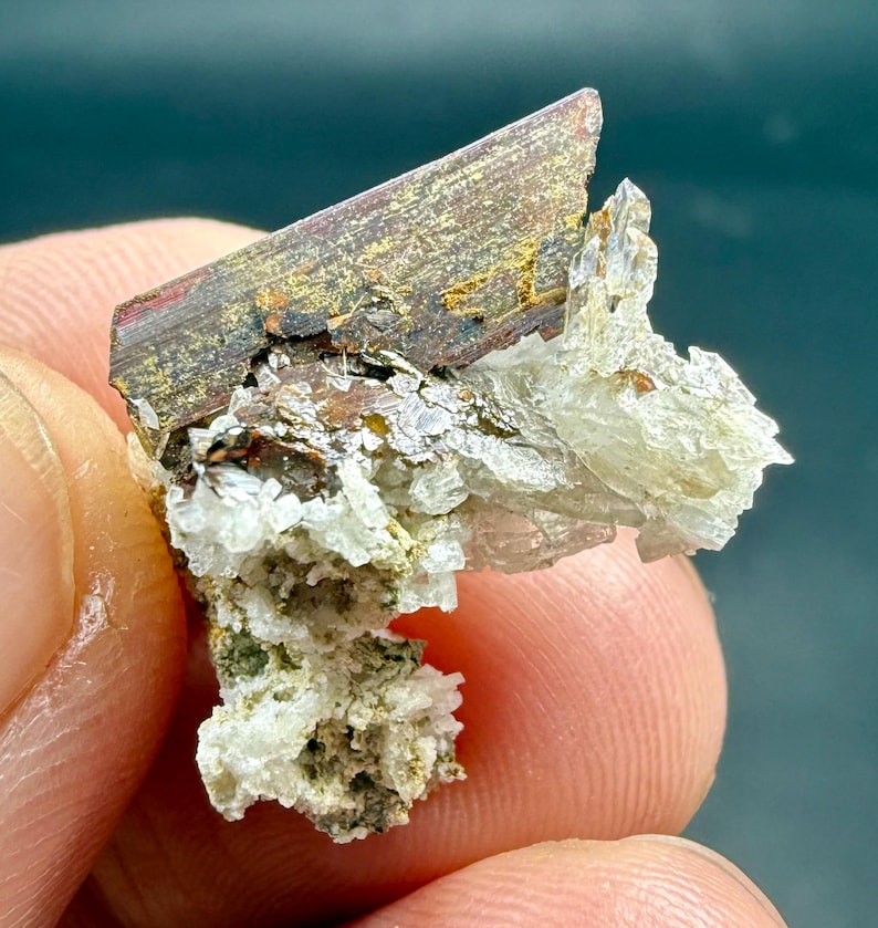 Cristales de brookita con muestra de cristal de cuarzo de Pakistán ...