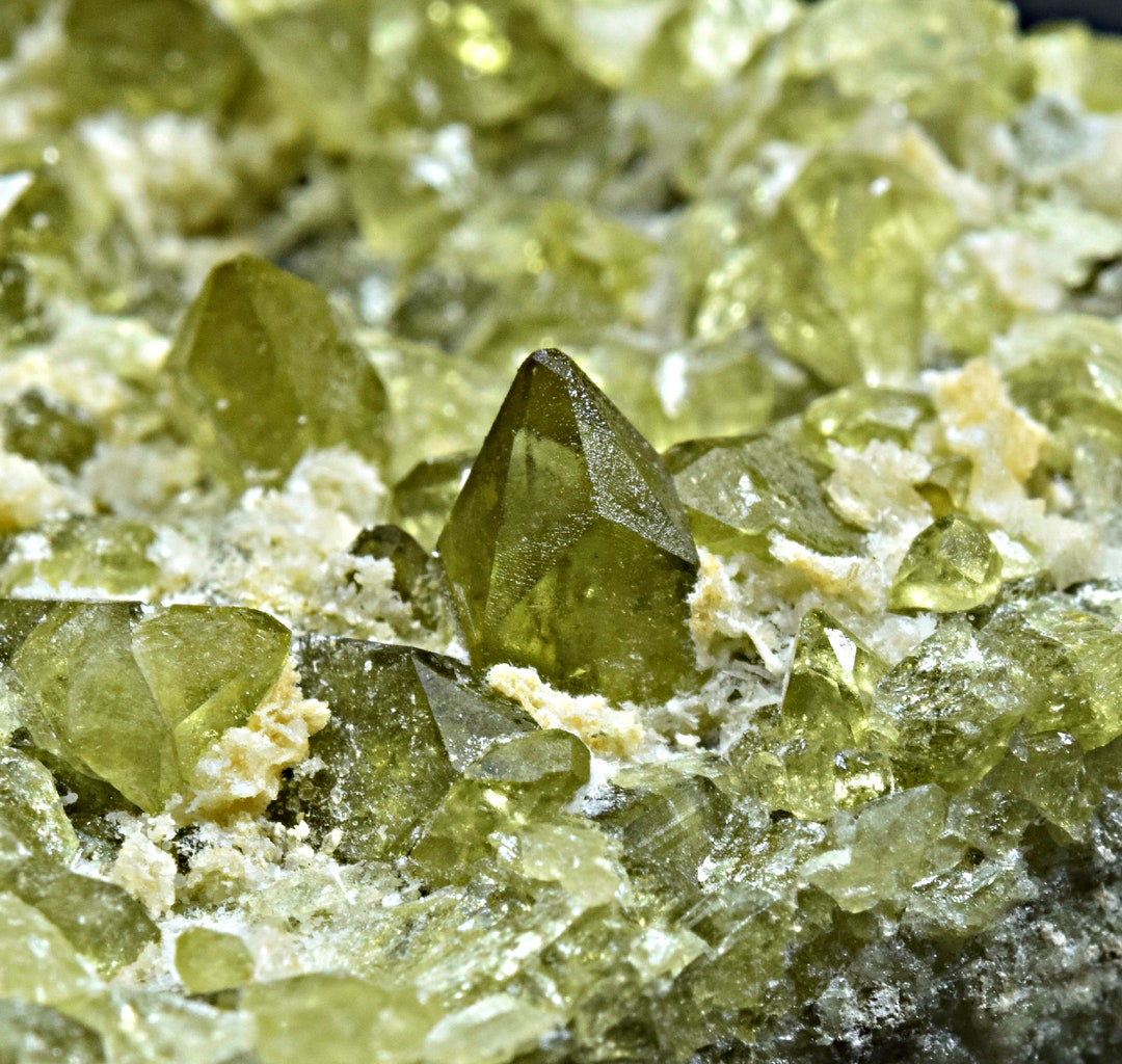 292 Carat Green Vesuvianite Crystal Specimen From Pakistan - Etsy