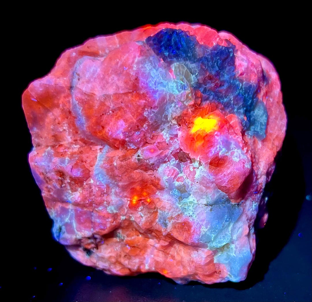 Fluorescent Hackmanite With Phlogopite, Calcite, Hyalite, Afghanistan ...