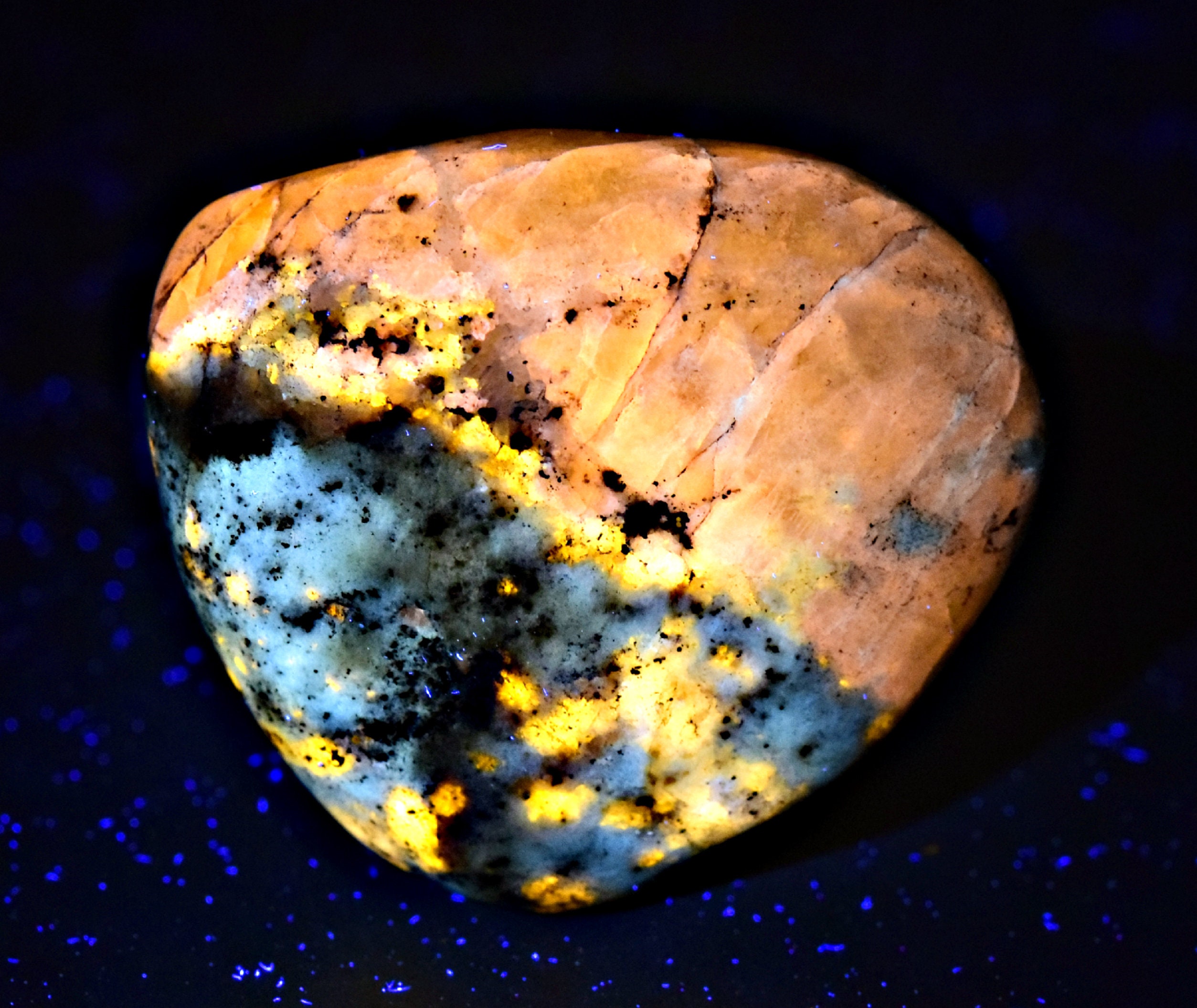220 Carat Fluorescent Afghanite Polished Tumbled With Fluorescent ...
