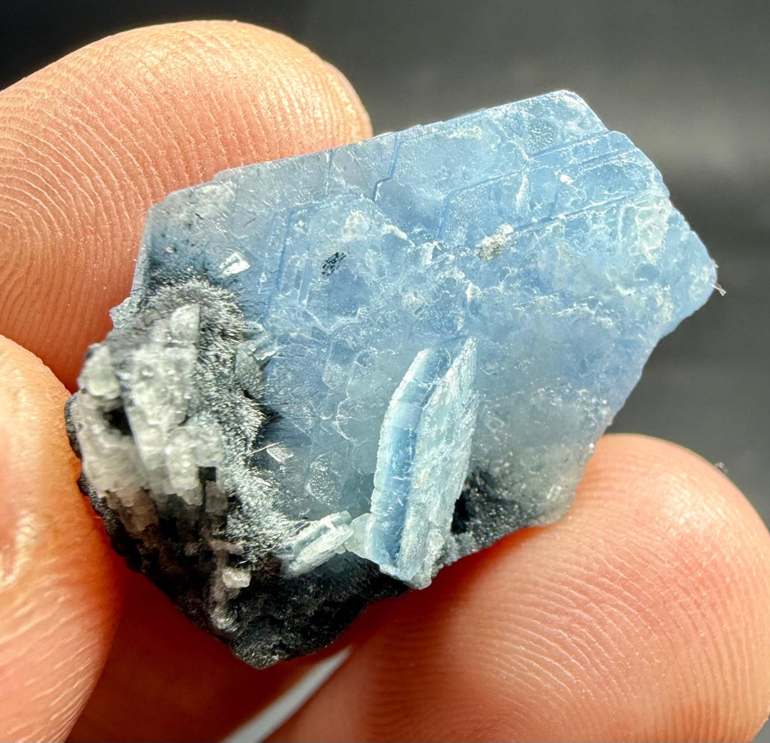 28 Carats Blue Alkali Beryl (vrobyevite Rostrite) From Badakhshan ...