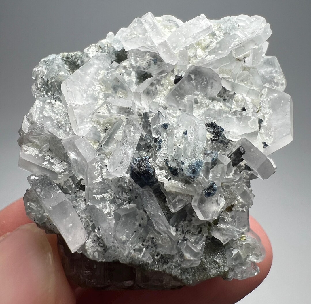 168 Carat Vorobyevite ( Rostrite ) Beryl Crystals Cluster on Party ...
