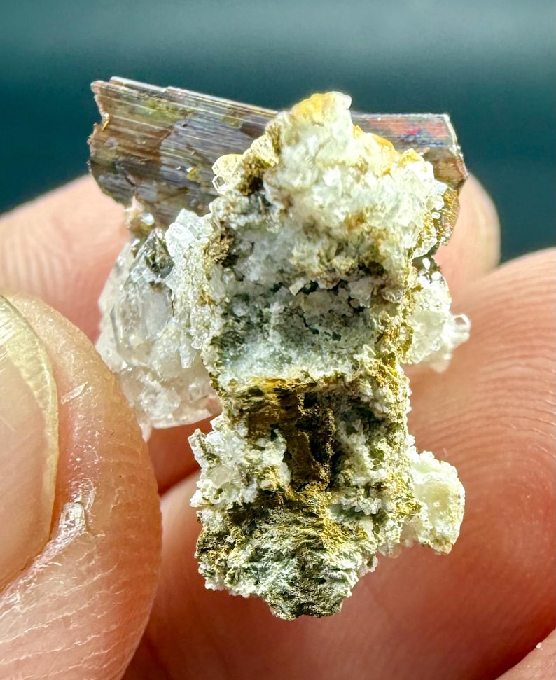 Cristales de brookita con muestra de cristal de cuarzo de Pakistán ...