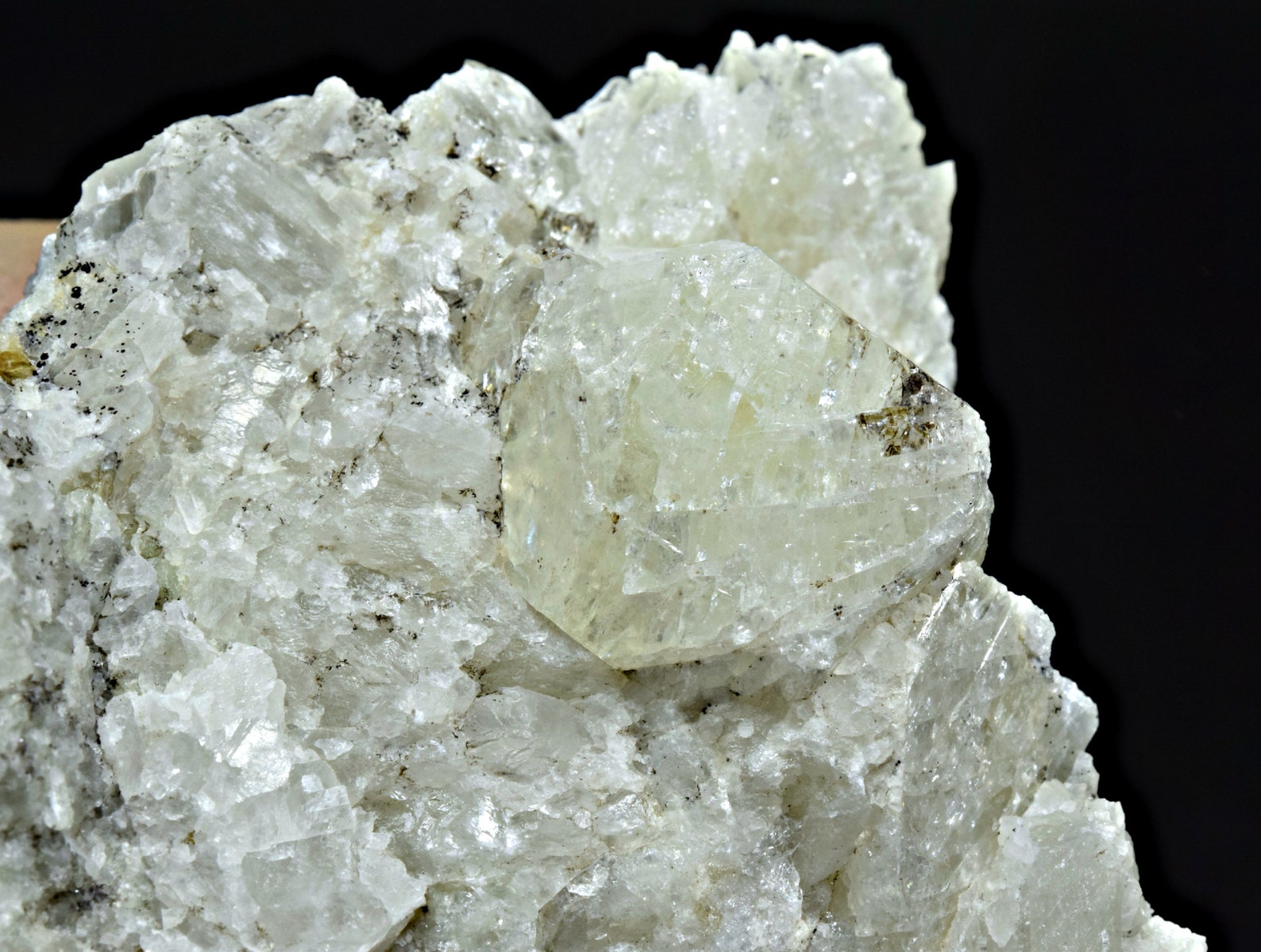 875 Gram Fluorescent Wernerite Scapolite Crystal Specimen With Fluorescent Calcite, Phlogopite ...