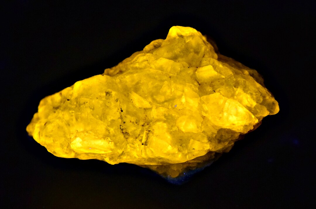 26 Carat Fluorescent Wernerite Crystal Specimen From Badakhshan ...