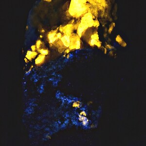 875 Gram Fluorescent Wernerite Scapolite Crystal Specimen Fluorescent ...