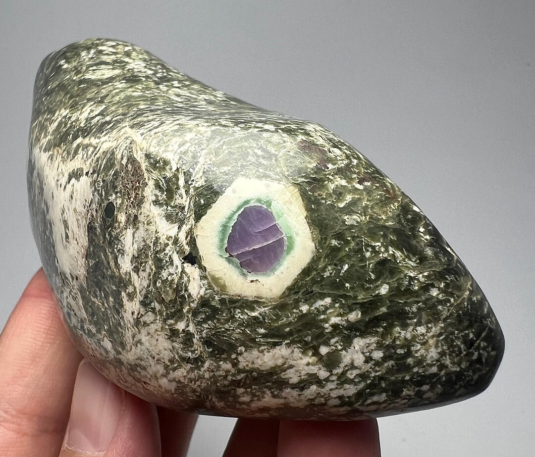 321 Gram Natural Polished Fluorescent Ruby With Zoisite in Biotite From ...