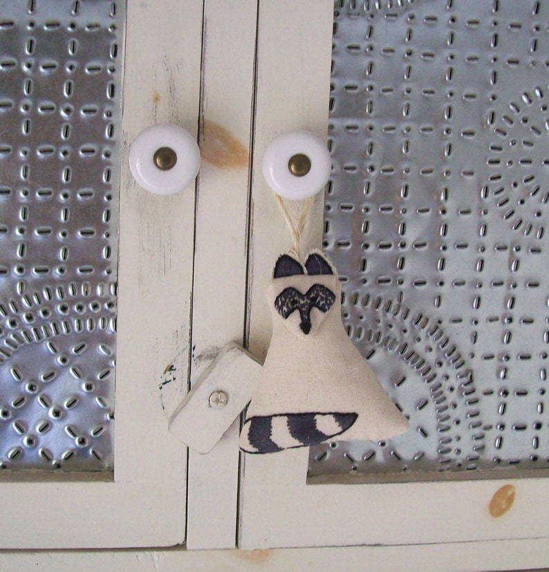 Hand Embroidery Raccoon Ornament Pattern, DIY Christmas Ornament, PDF ...