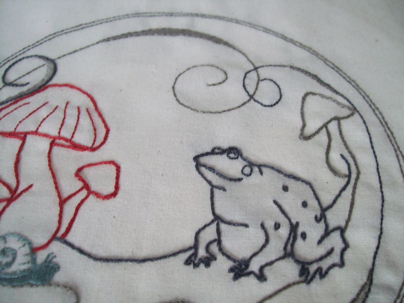 Toad Hand Embroidery Pattern, PDF Toad Embroidery Download, Snail Trail ...