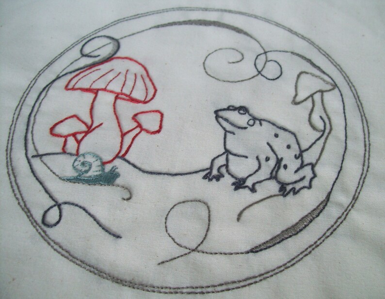 Toad Hand Embroidery Pattern, PDF Toad Embroidery Download, Snail Trail ...
