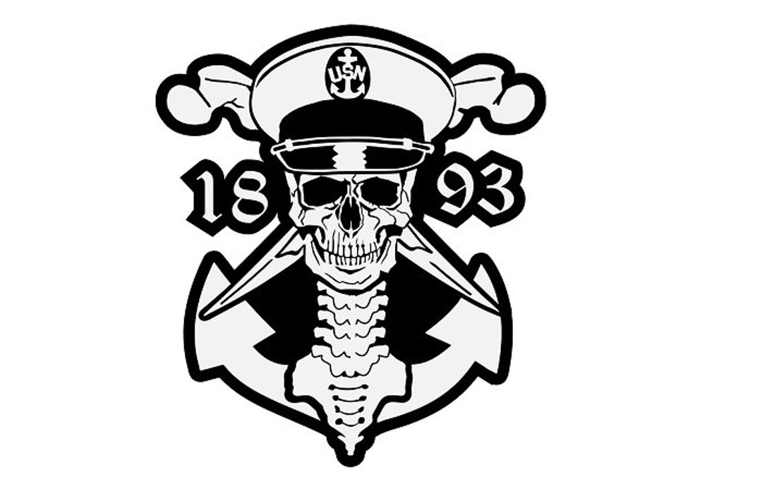 White Navy Chief Skull and Cross Bones Backbone Anchor PNG, Svg Vector ...