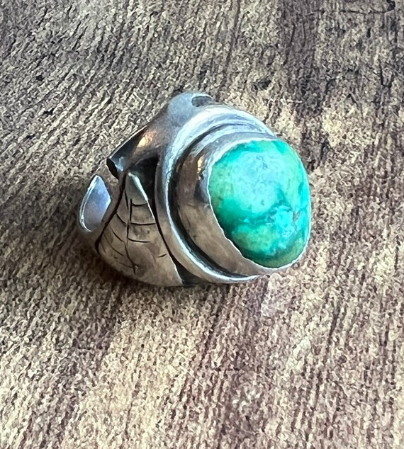 Japanese platinum signet-style ring - Gem