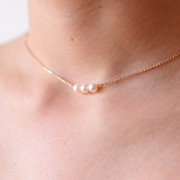 Three Pearl Necklace - Etsy
