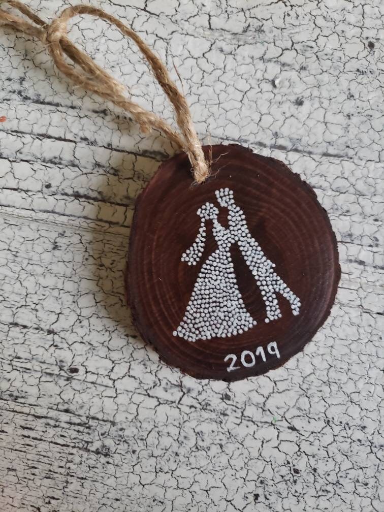 Wooden Wedding Ornament / Bride and Groom Kissing / Wedding - Etsy