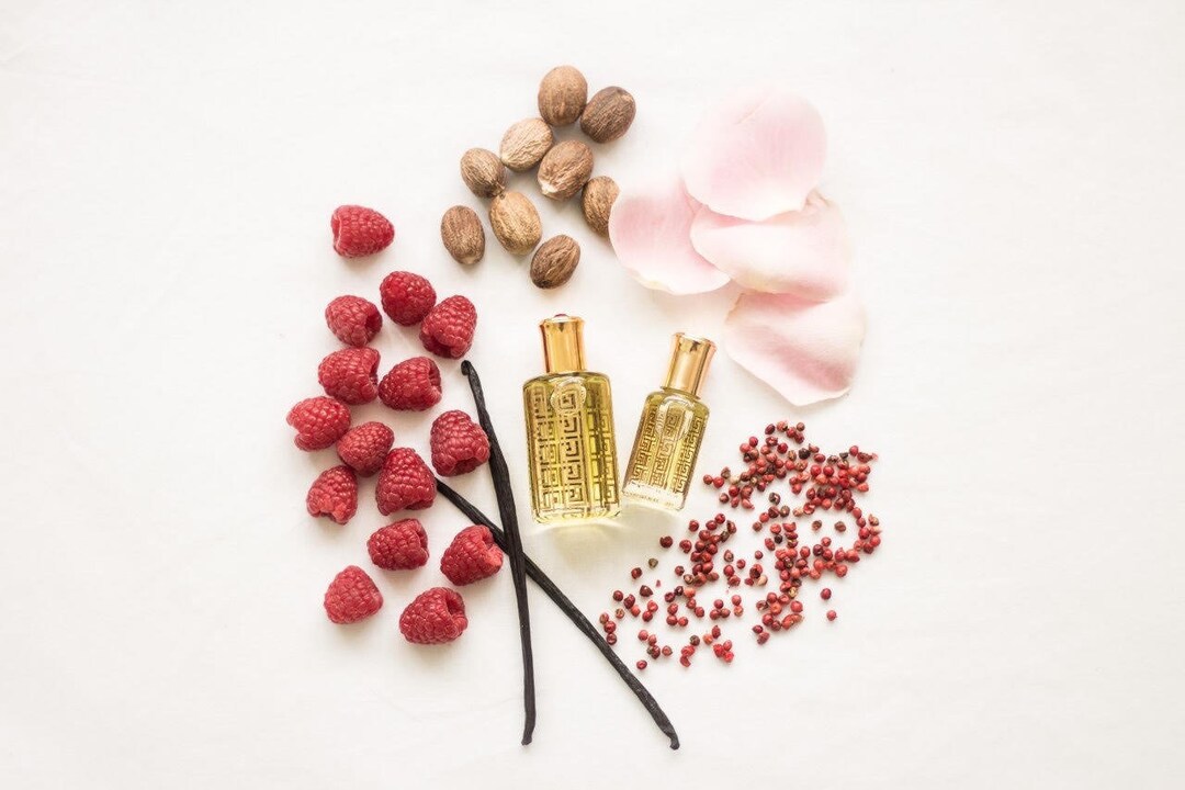 Le Rouge Perfume Oil - Long Lasting Unisex Vegan Fragrance - Etsy