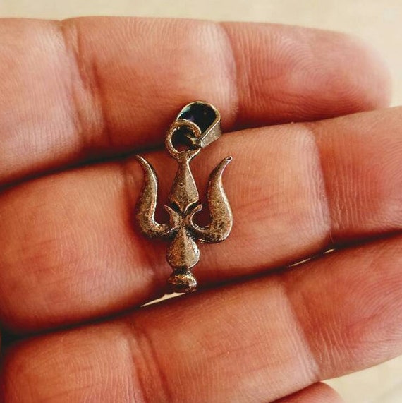 Simbolotrishulinmano