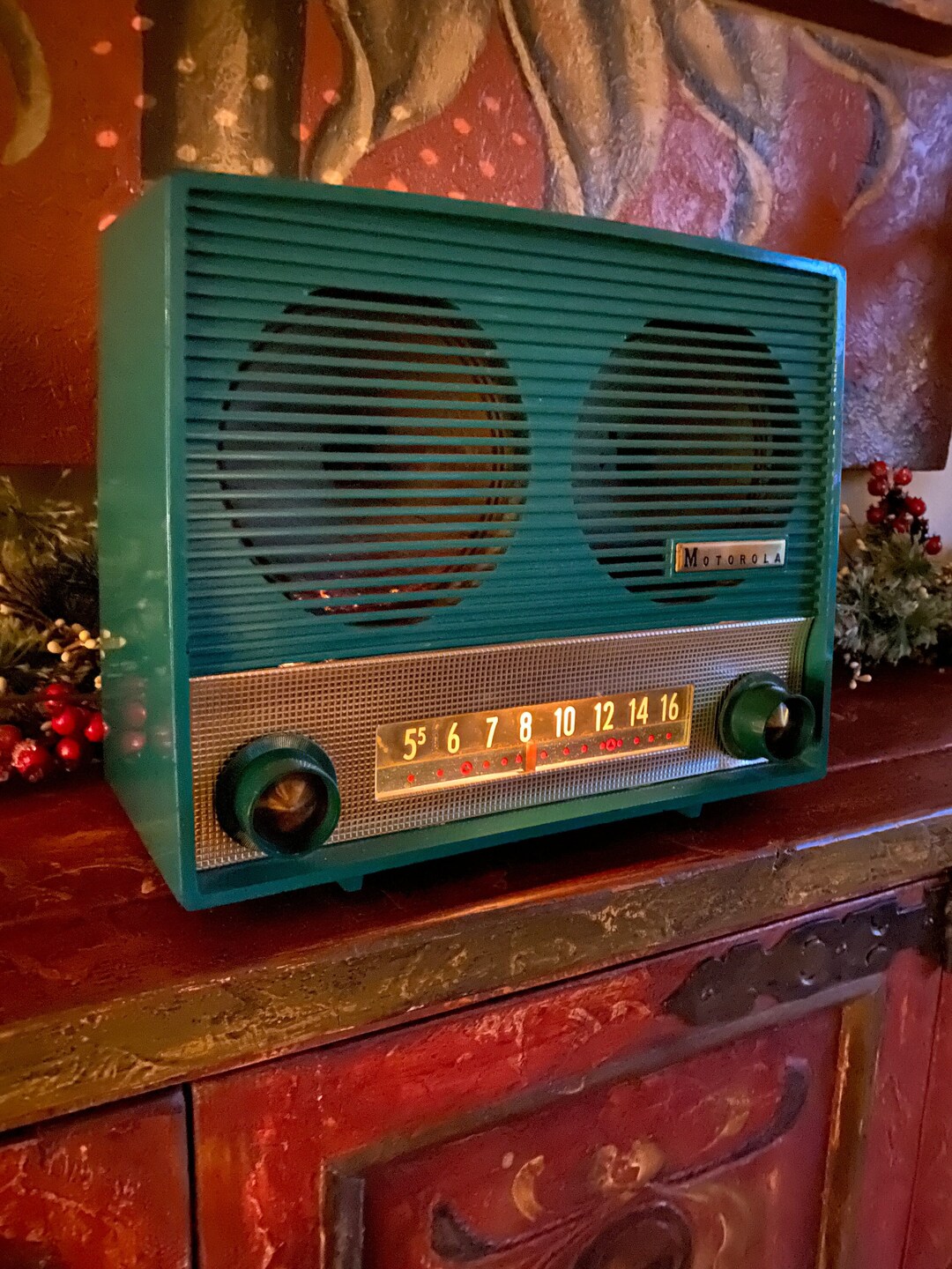 Vintage 1950s Mid Century Emerald Green & Gold Motorola AM Tube Radio ...