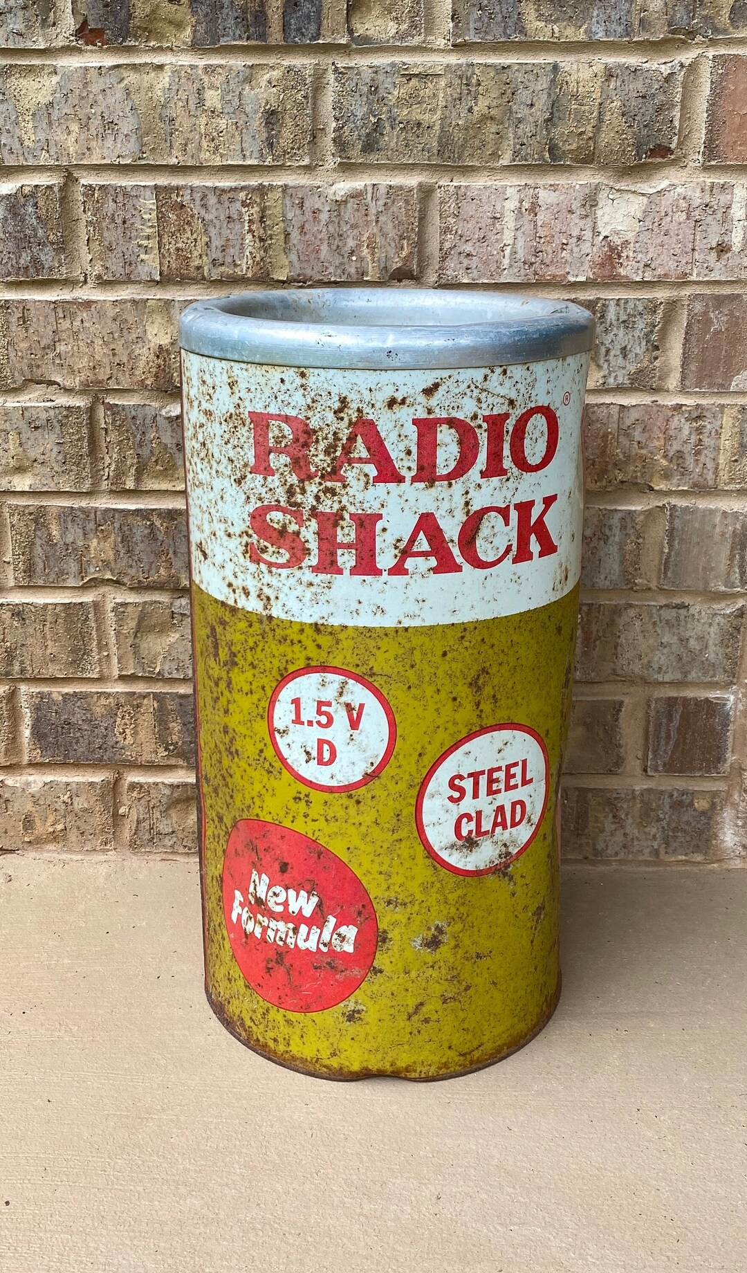 Vintage 1970s Radio Shack Store Display D-cell Ashtray Battery - Etsy
