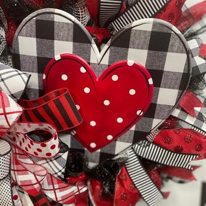 Red Heart Buffalo Plaid Valentines Wreath, Happy Valentines Day Front ...