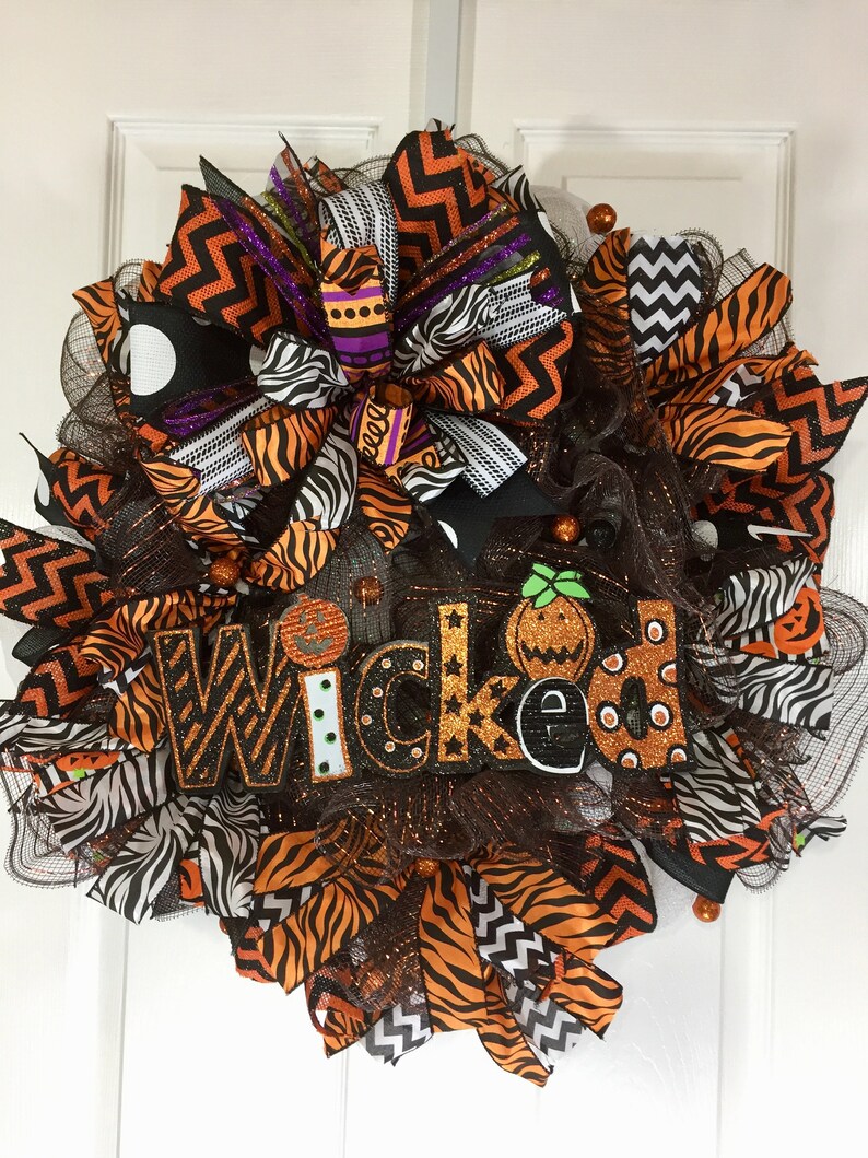 Halloween "wicked" Wreath, Front Door Spooky Decor - Etsy