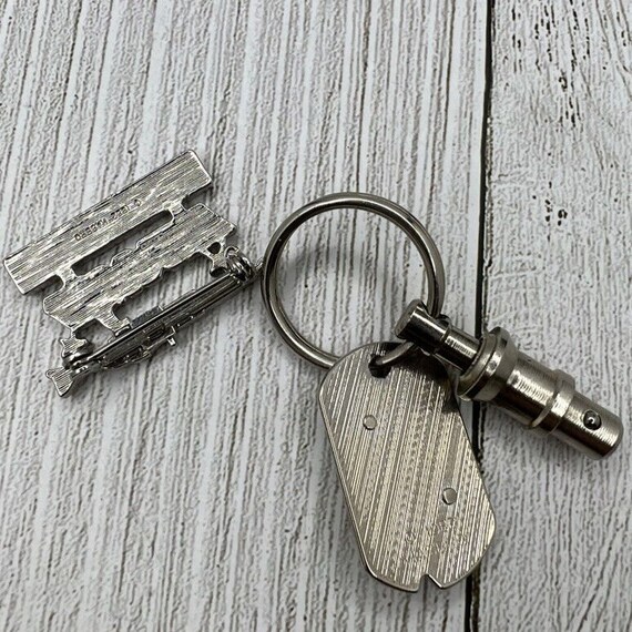 Vintage 1982 Hasbro GI Joe Machine Gunner Pin And Key… - Gem