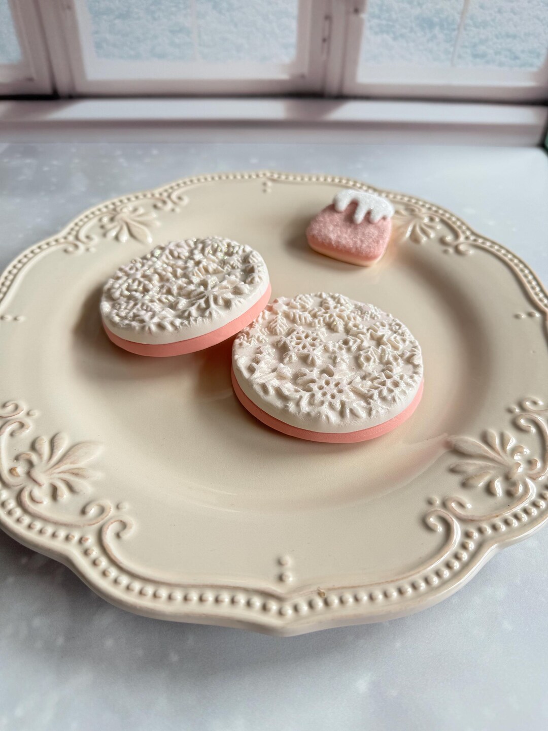 Candyland Christmas Cookies, Snowflake Cookies, Gingerbread House, Fake ...