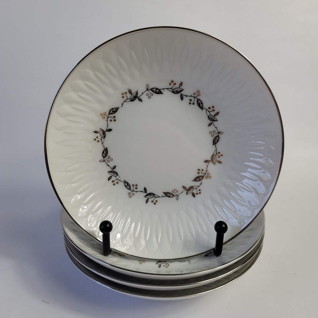 FOUR Sango Carillon Fruit Bowls White Gold Berries Platinum Leaves and ...