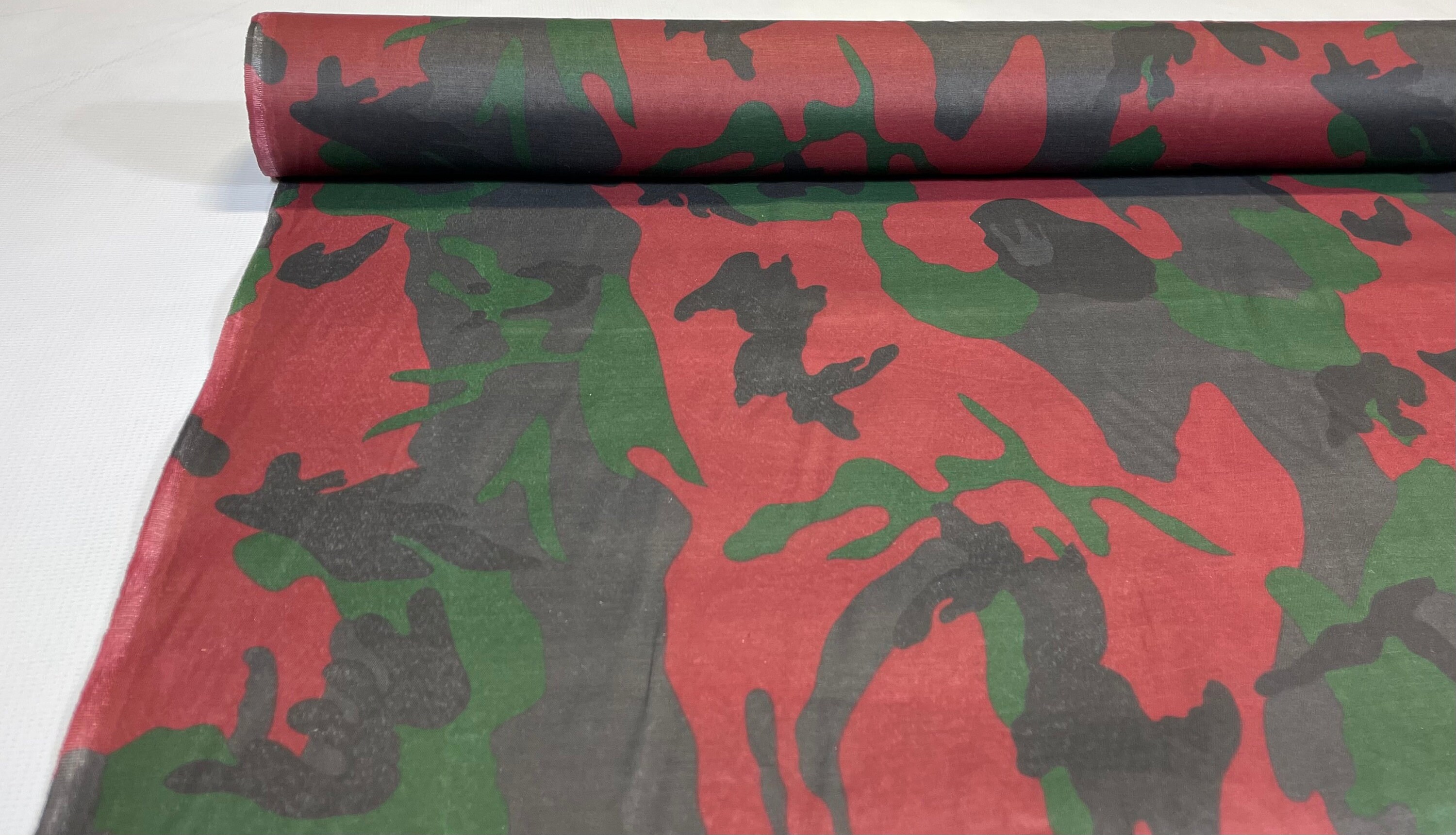 Red Green Urban Camo Print Quilt Fabric Craft Apparel Upholstery 45W #9957R