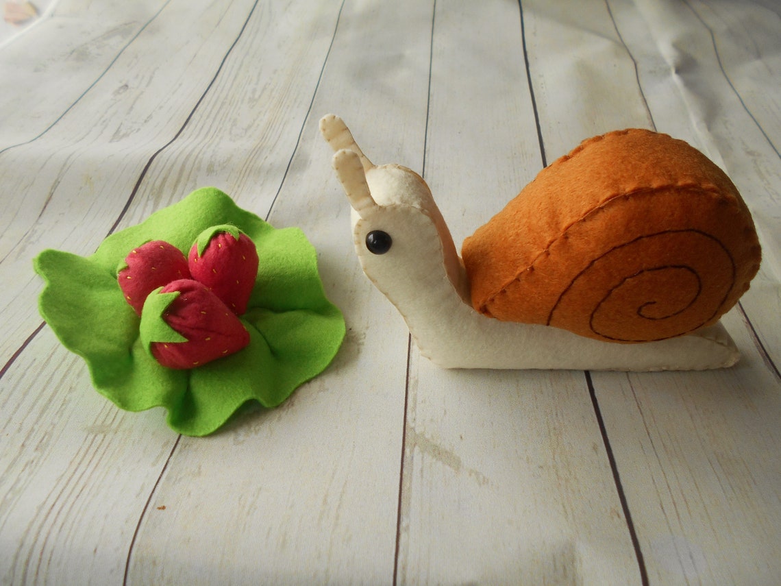 Felt realistic snail toy Felted snail educational toy Gift | Etsy