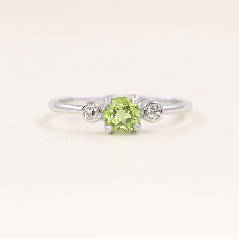 August Birthstone Ring / 14k Peridot Ring / Diamond Engagement - Etsy