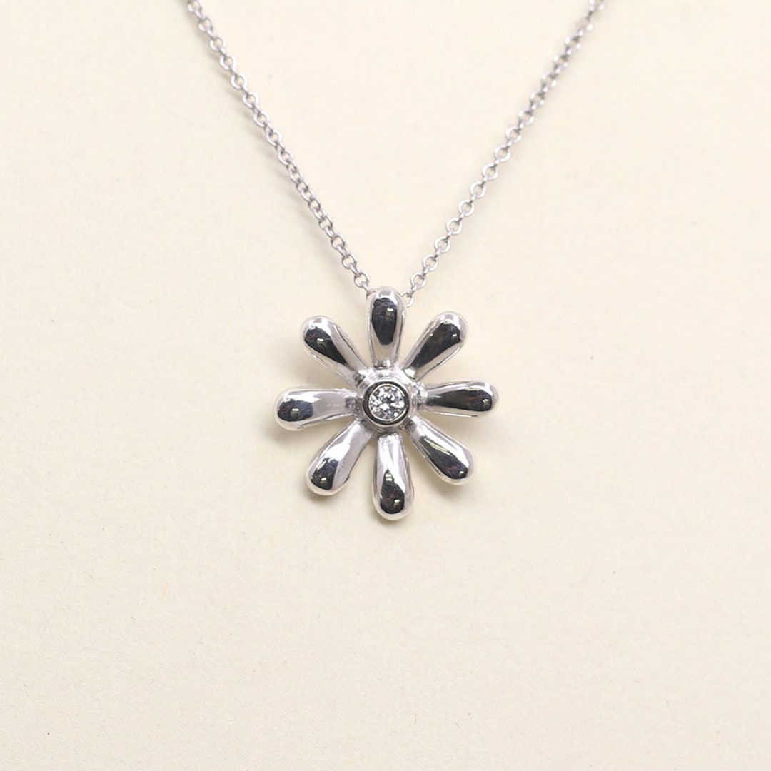 14k Diamond Daisy Necklace: White Gold Flower Pendant, Handmade - Etsy