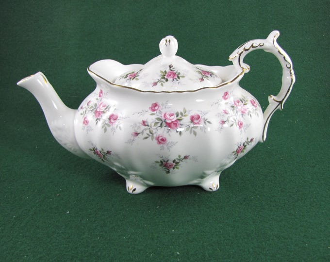 Berta Hedstrom Elizabeth Pink Scatter Rose Bone China Teapot 6 Cup ...