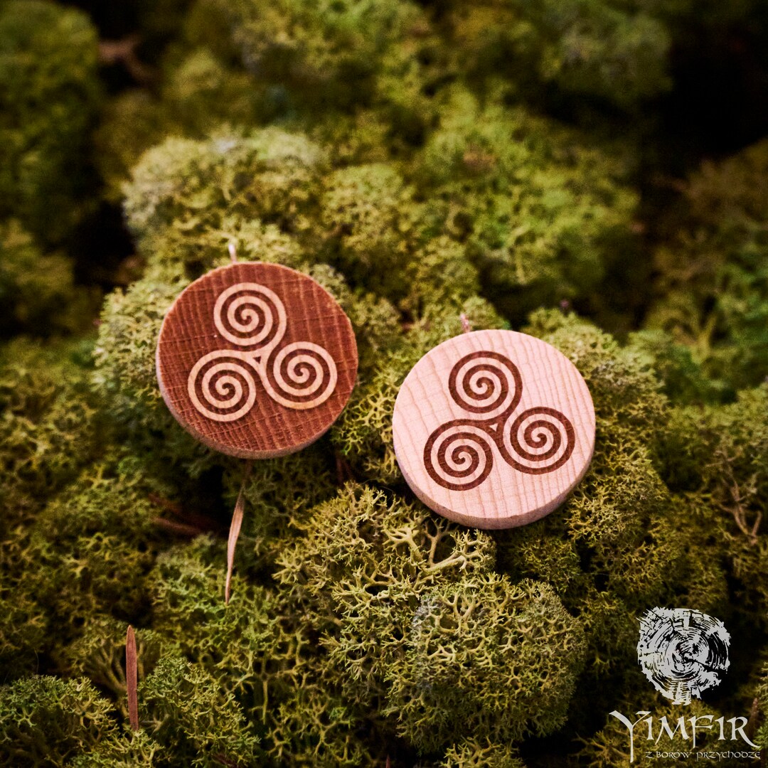 CELTIC TRISKELION | Dynamism| Protection | Balance | Harmony | Flow of ...