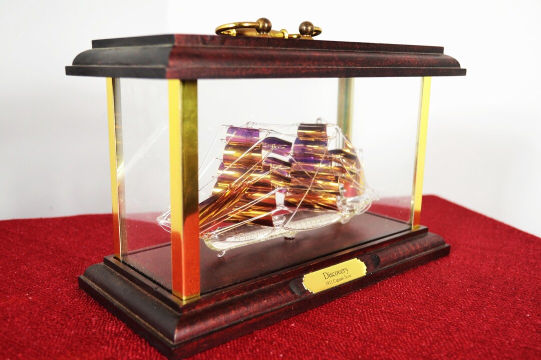 Vintage Discovery Model Ship in a Wooden Display Case Captain Scott ...