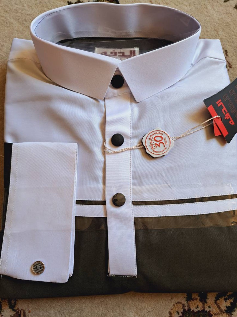 Traditional Arabic Thobe for Men. Islamic Muslim Clothing Available in ...