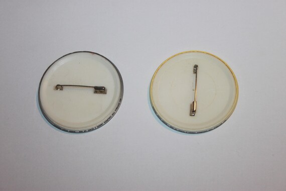 Two vintage safety pin badges British Rail safety 'I'… - Gem