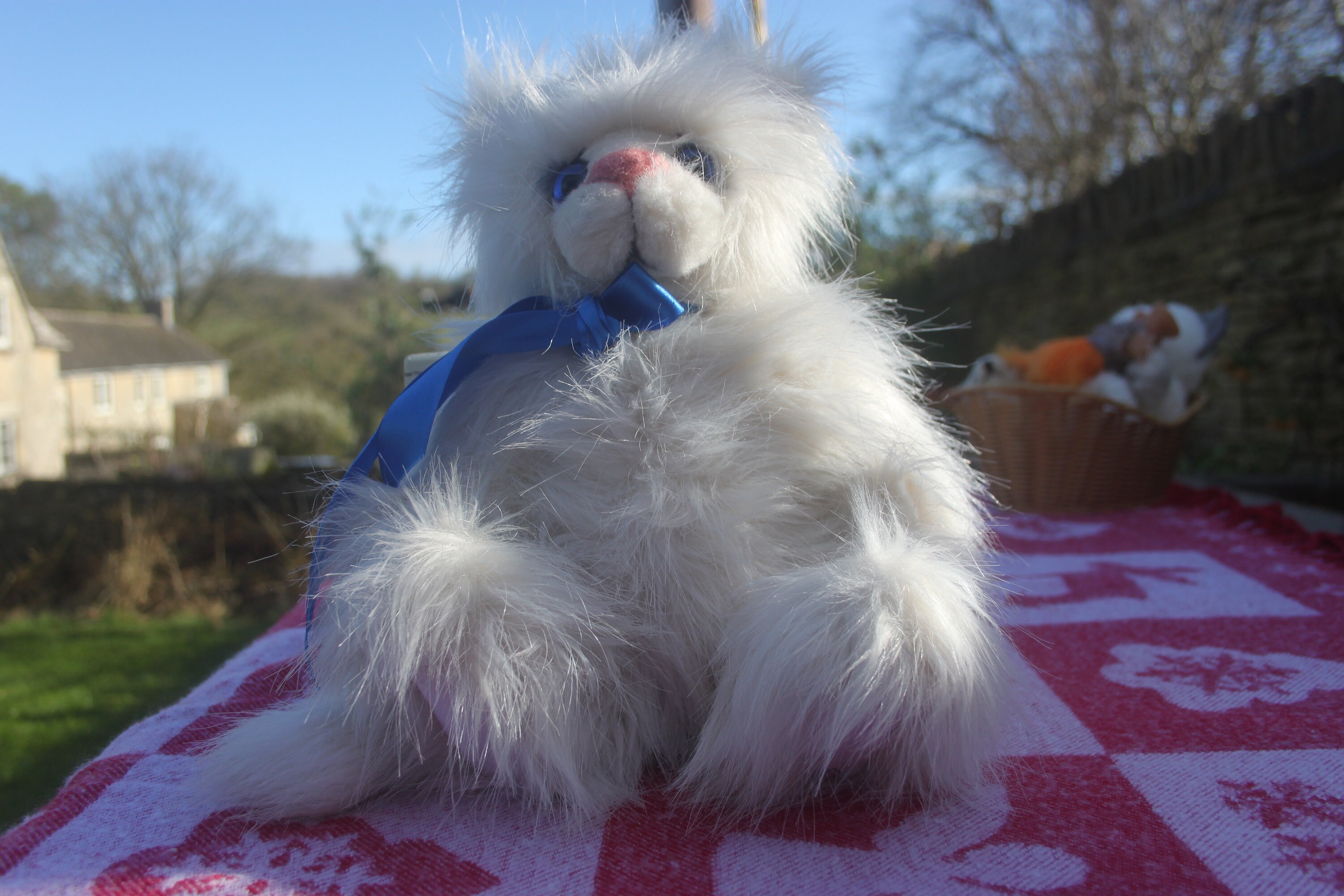 Large Fluffy White Bear / Cat Collector's Stuffed Toy Limited Edition ...