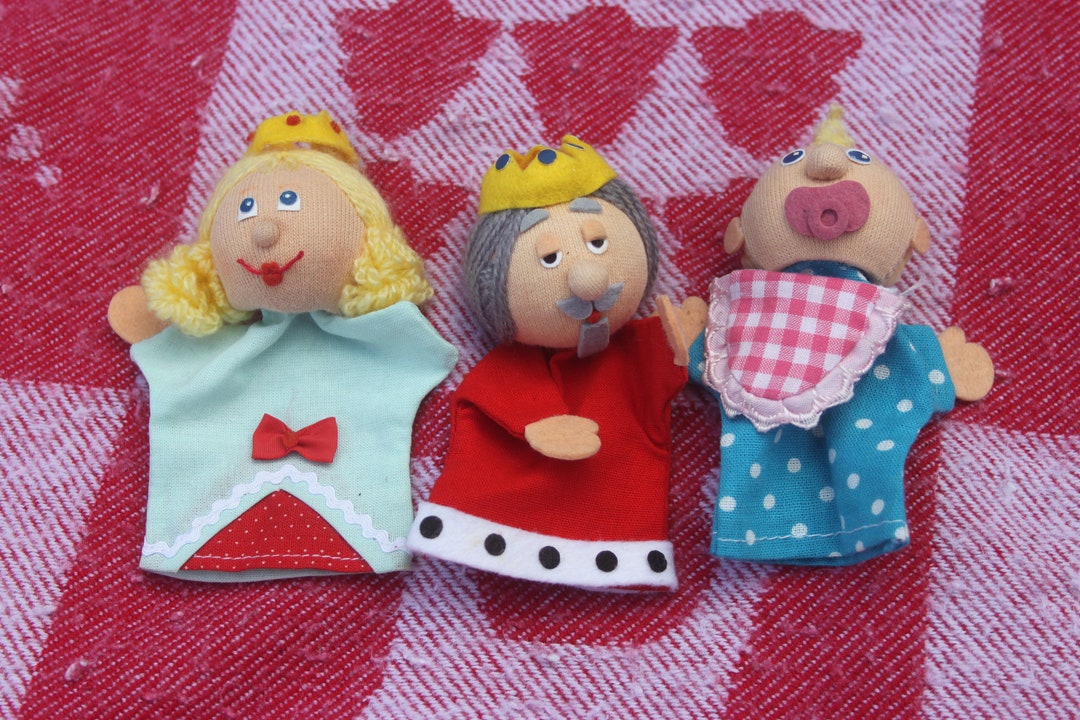Three Finger Puppets King Queen Baby 11 Cms, Cloth Puppets, Dolls ...