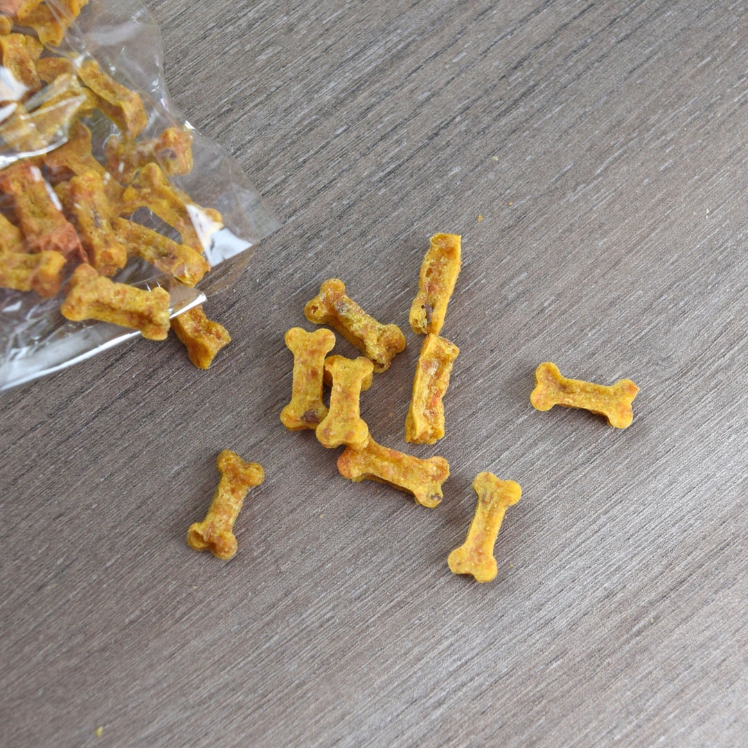 Natural Cat Treats - Cat Cookies - Chicken Flavour Biscuits - Cat ...