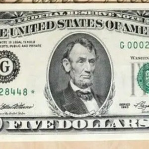 1993 and 1995 5-dollar STAR Federal Reserve Notes With Matching Serial ...