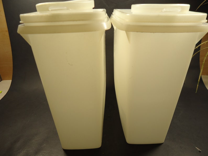 2 Tupperware Storage Containers With Lids | Etsy