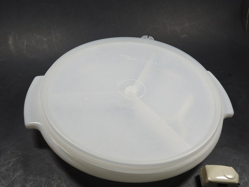 Home & Living Kitchen Storage Vintage Tupperware Round Suzette Divided ...