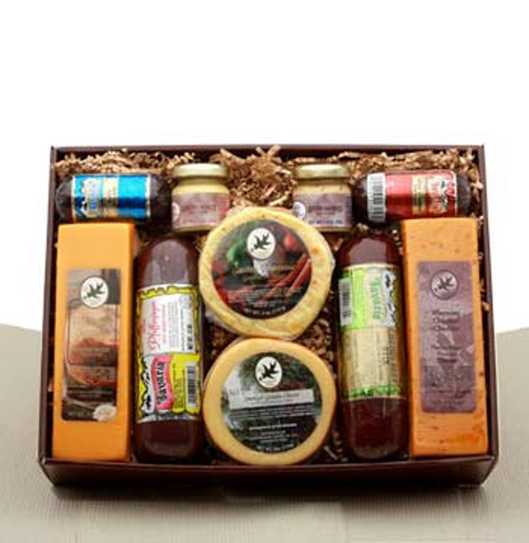 Meat and Cheese Gifts Deluxe Meat & Cheese Assortment Gift Set Meat and ...